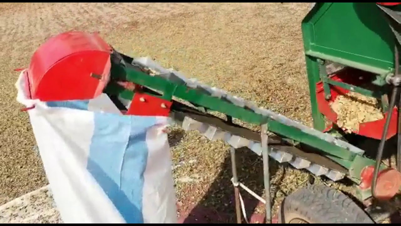 SPEM Batteuse et Décortiqueuse d'arachide - YouTube