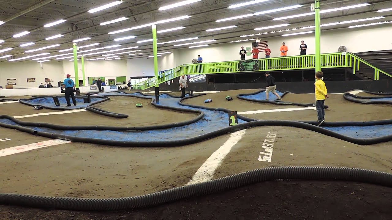 4x4 SCT A-Main Sparks Park RC Raceway 10-17-2015 - YouTube