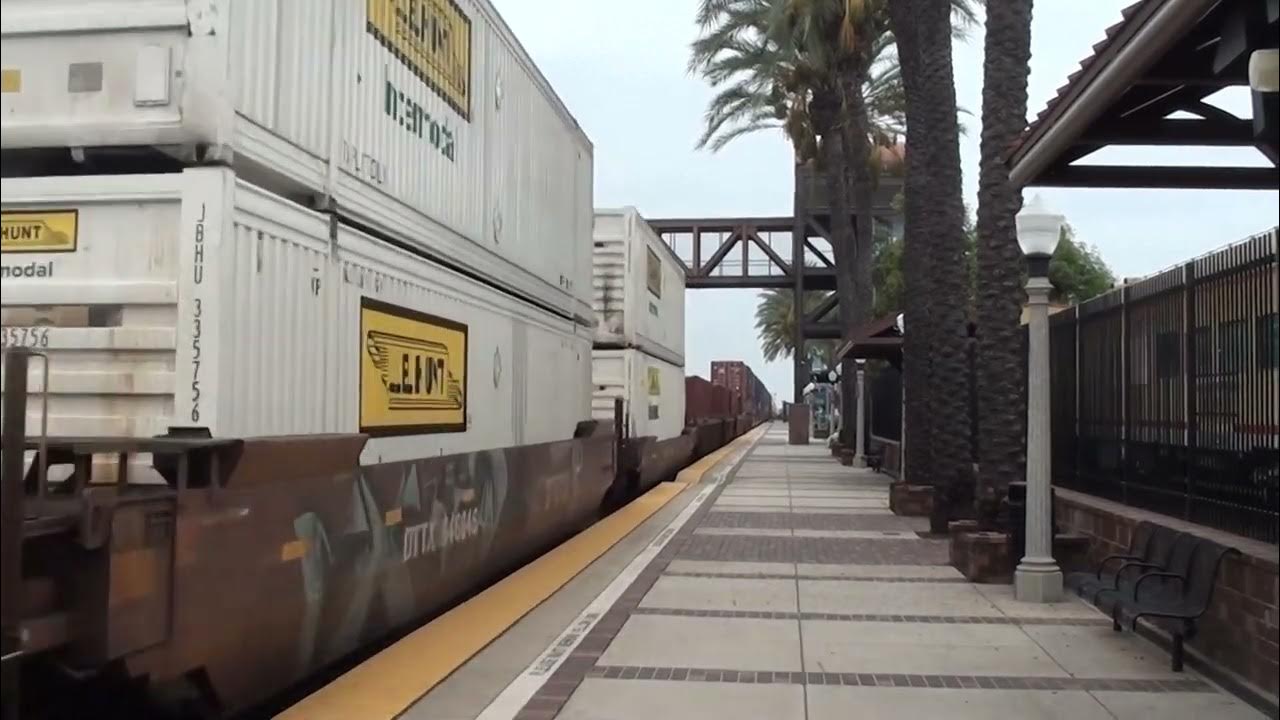 BNSF 7288 Leads a BNSF Q-Train East through Fullerton, CA 09/21/2024 - YouTube