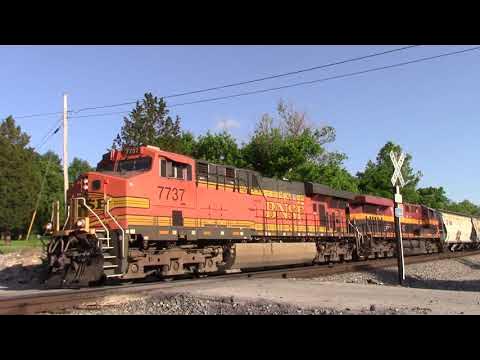BNSF #7737 with KCSM and a UP DP leads NS 142 through Tateville, KY - YouTube