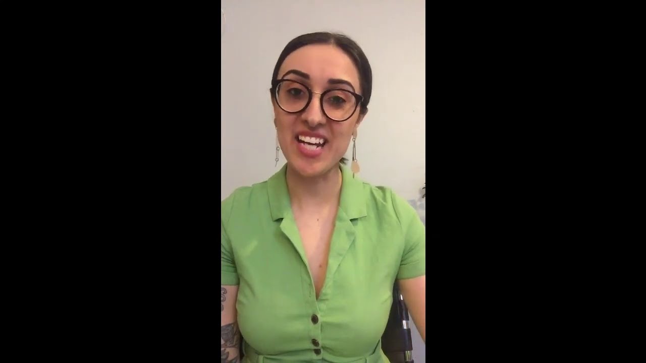 Parisa Saranj Reads Bijan Najdi - YouTube