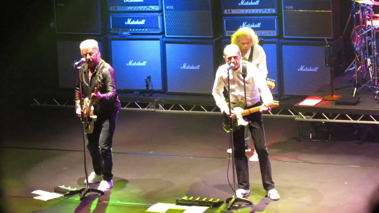 Status Quo live at Manchester Apollo - YouTube