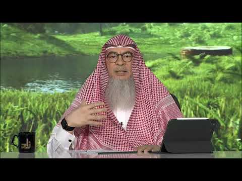 Is wearing tights jeans permissible for men?