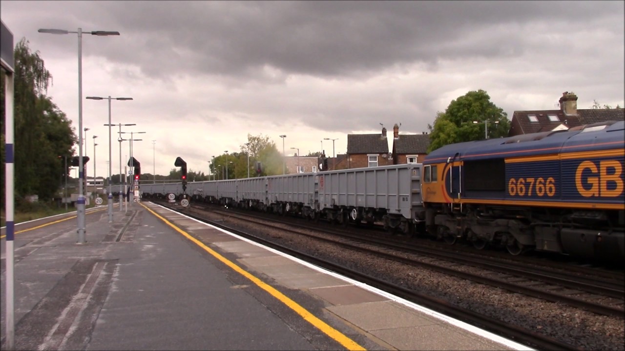 Freight Trains and Loco Moves at Tonbridge on 19/10/16 - YouTube