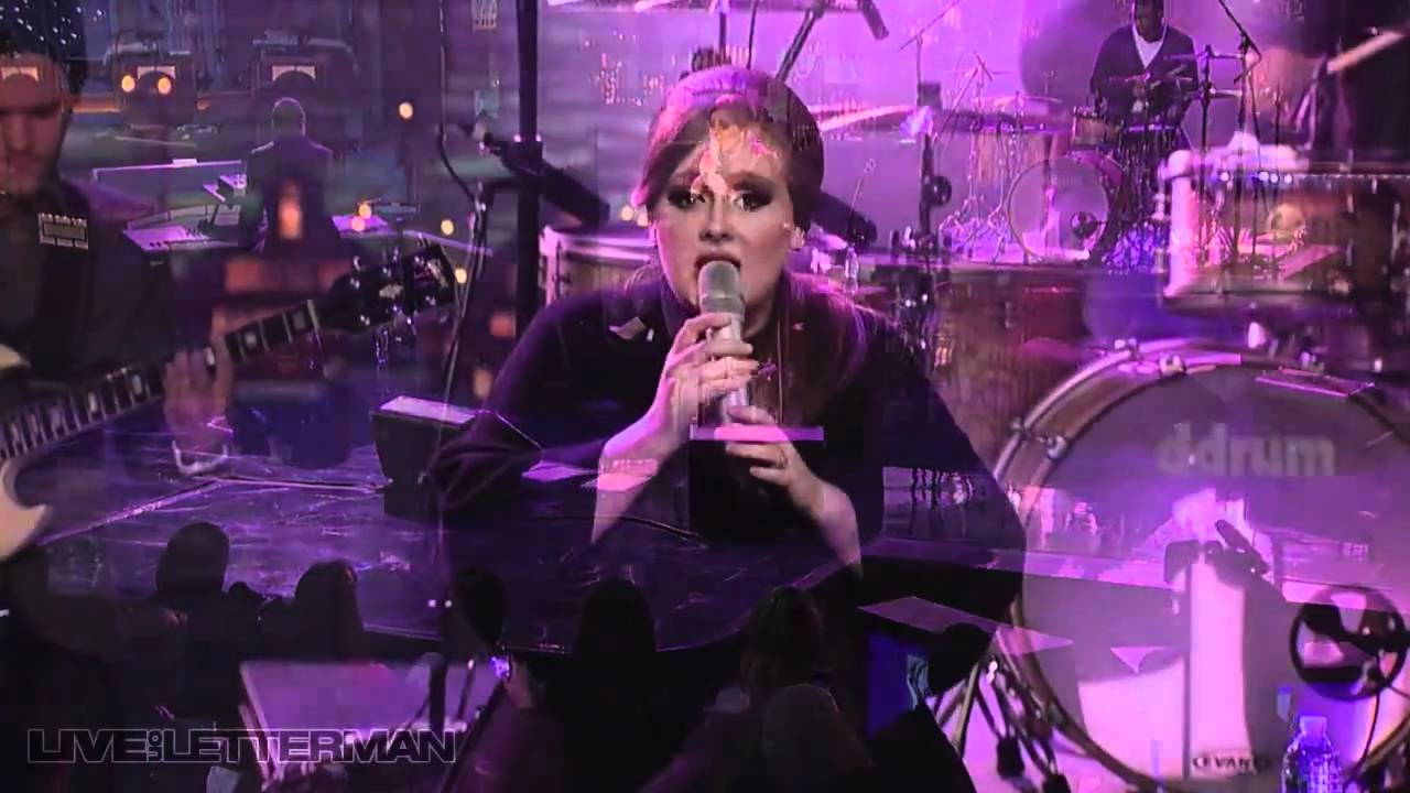Adele - Chasing Pavements (Live on Letterman) - YouTube