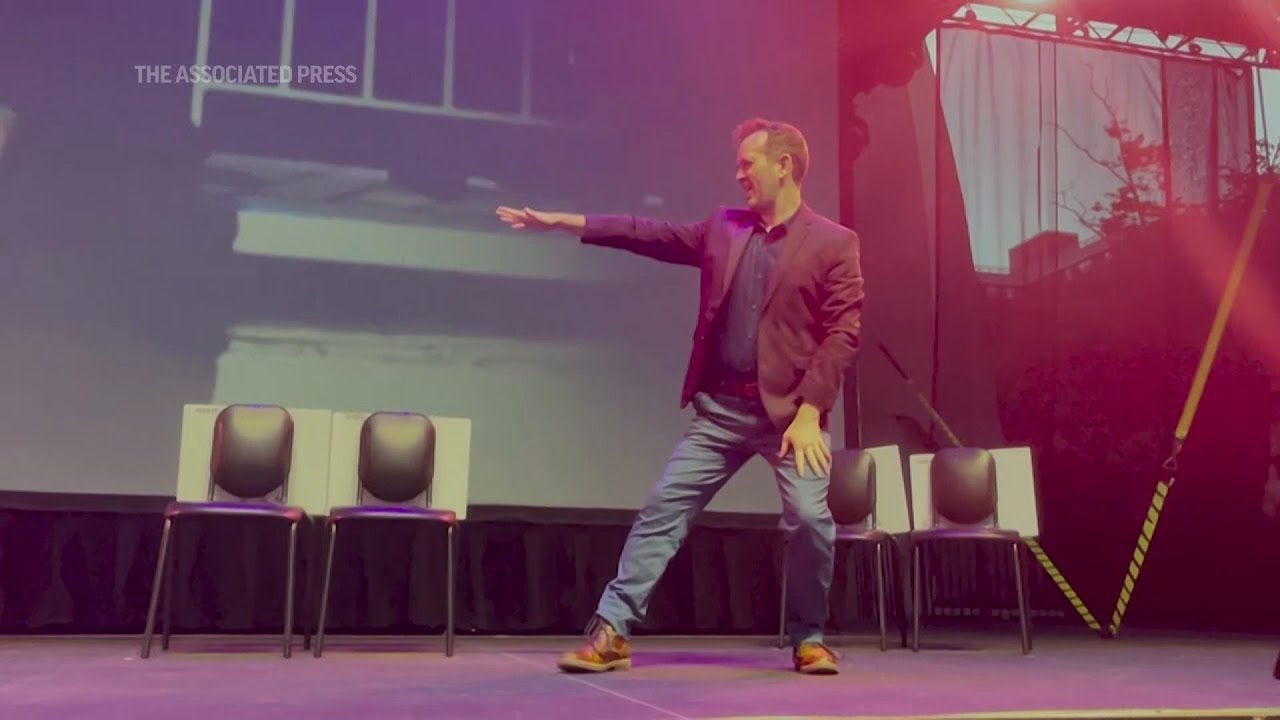 Deaf Broadway makes statement with ASL version of ‘Company’ - YouTube