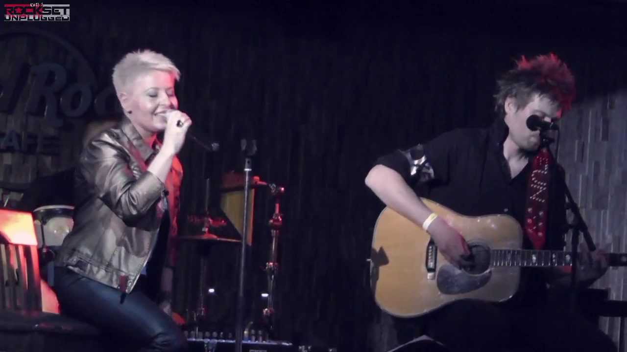 Wish I Could Fly (Roxette) - cover by 2Time Band - Hard Rock Cafe ...