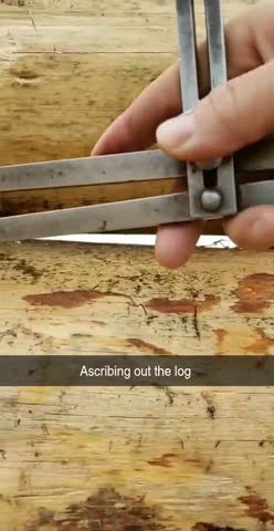 Scribing out a log. #logcabins #loghomes #custommade #chainsaw - YouTube