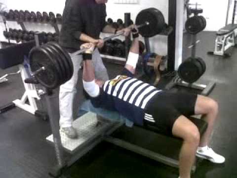 Bench 130 kg - YouTube