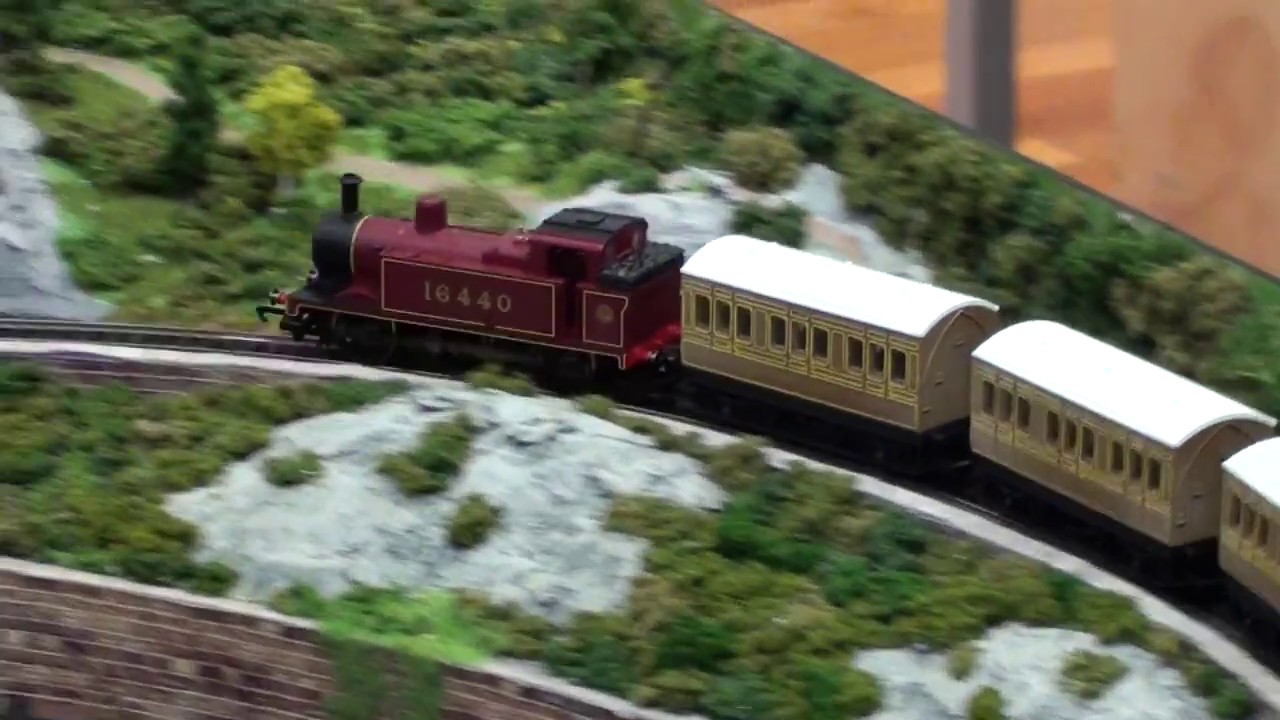 Croydon Model Railway Exhibition 2016 - International Trains - YouTube