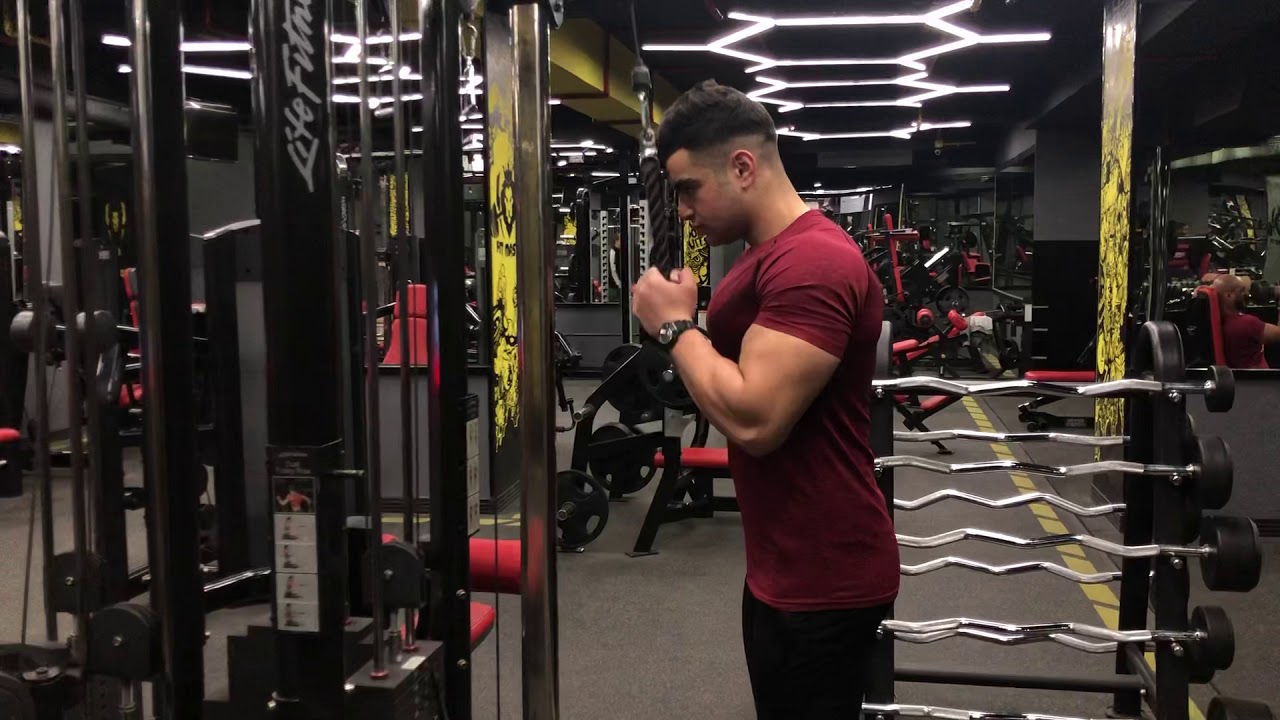 Robe on cable - YouTube