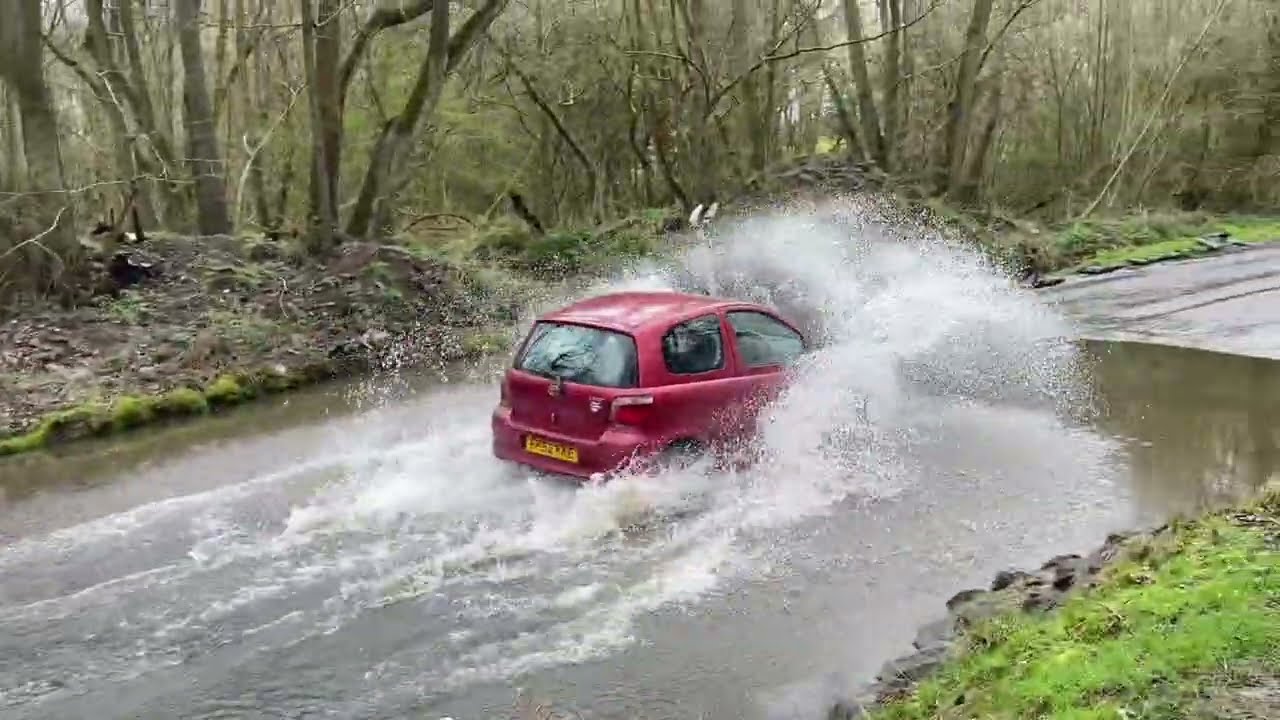 Beanford Ford crazy car splashes - YouTube