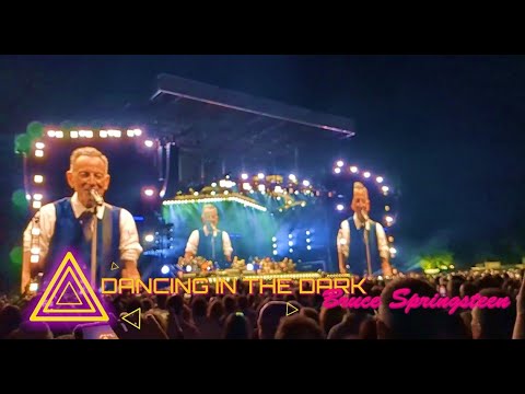 Bruce Springsteen sings Dancing in the Dark in Belfast (2024) - YouTube