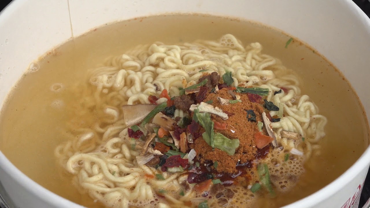 Korean convenience store Ramen cooking machine / 한강의 라면 머신 / 韓国のラーメン ...