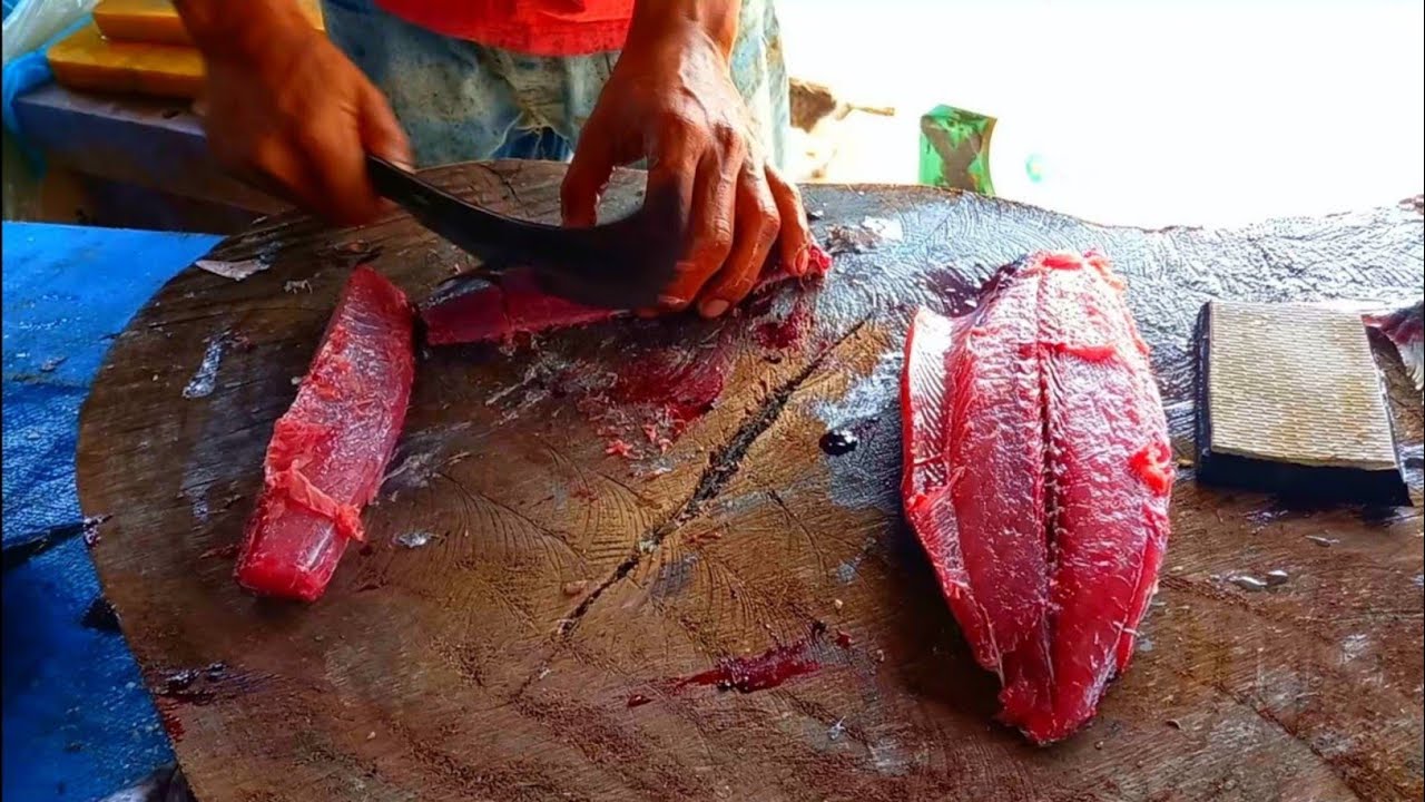 FISH CUTTING VIDEO🔥THIS MAN IS THE FASTEST FISH CUTTER IN THE WORLD ...