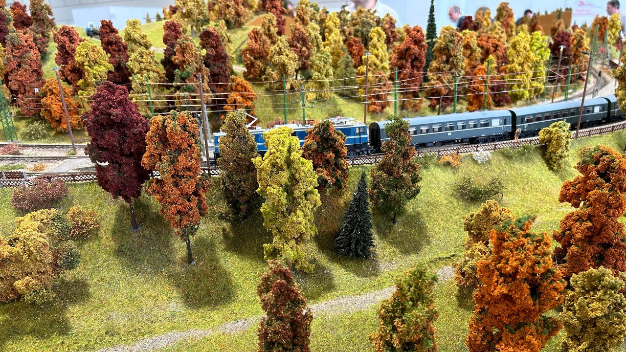 Large H0 modular layout with rare fall layout - Modelleisenbahn ...