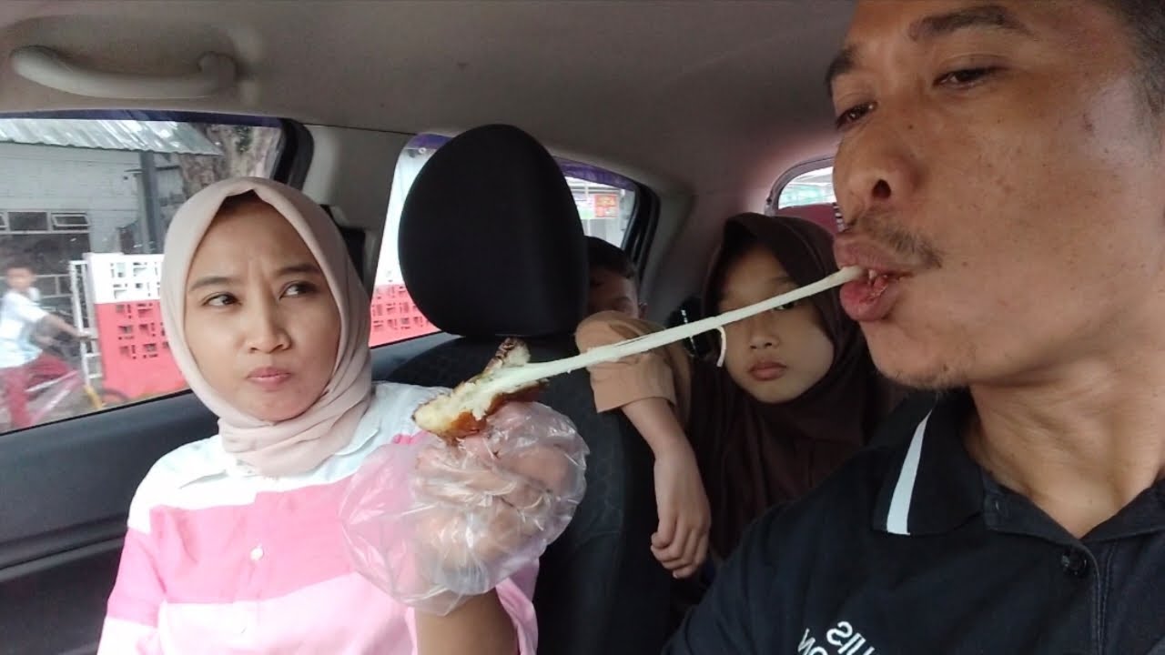 Habis Pulang Sekolah Langsung Main HP, Terus Minta Jajan Di Mall hadeh! - YouTube