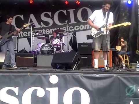 Scarlet Escape/Sunday Flood show '11 - YouTube