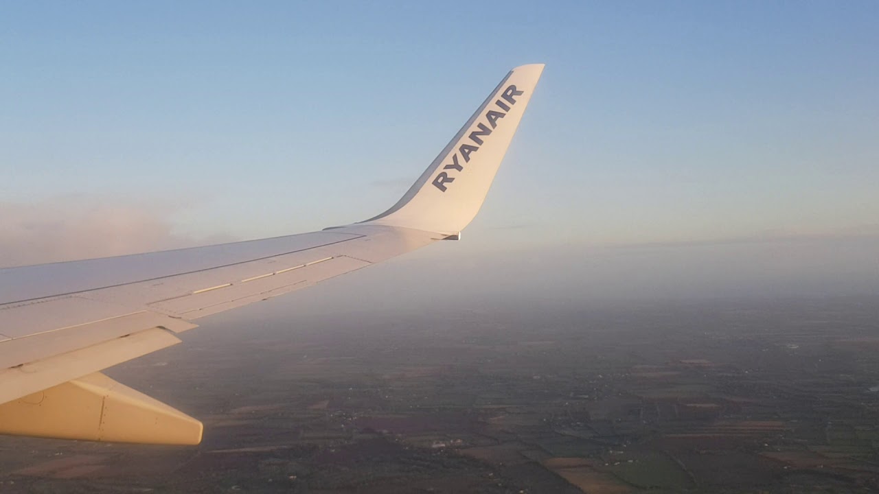 FR332 Dublin to London Luton Ryanair 738 - YouTube