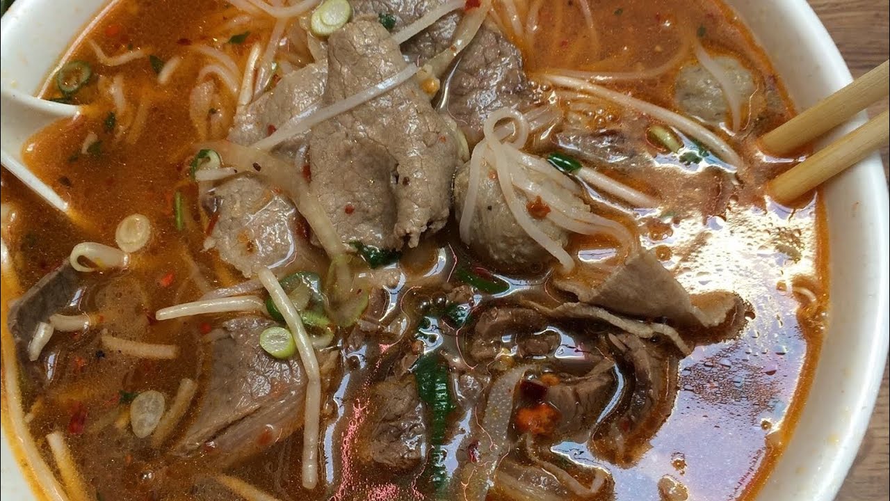 How to make pho (LAO FOOD) Home Made By Kaysone - YouTube