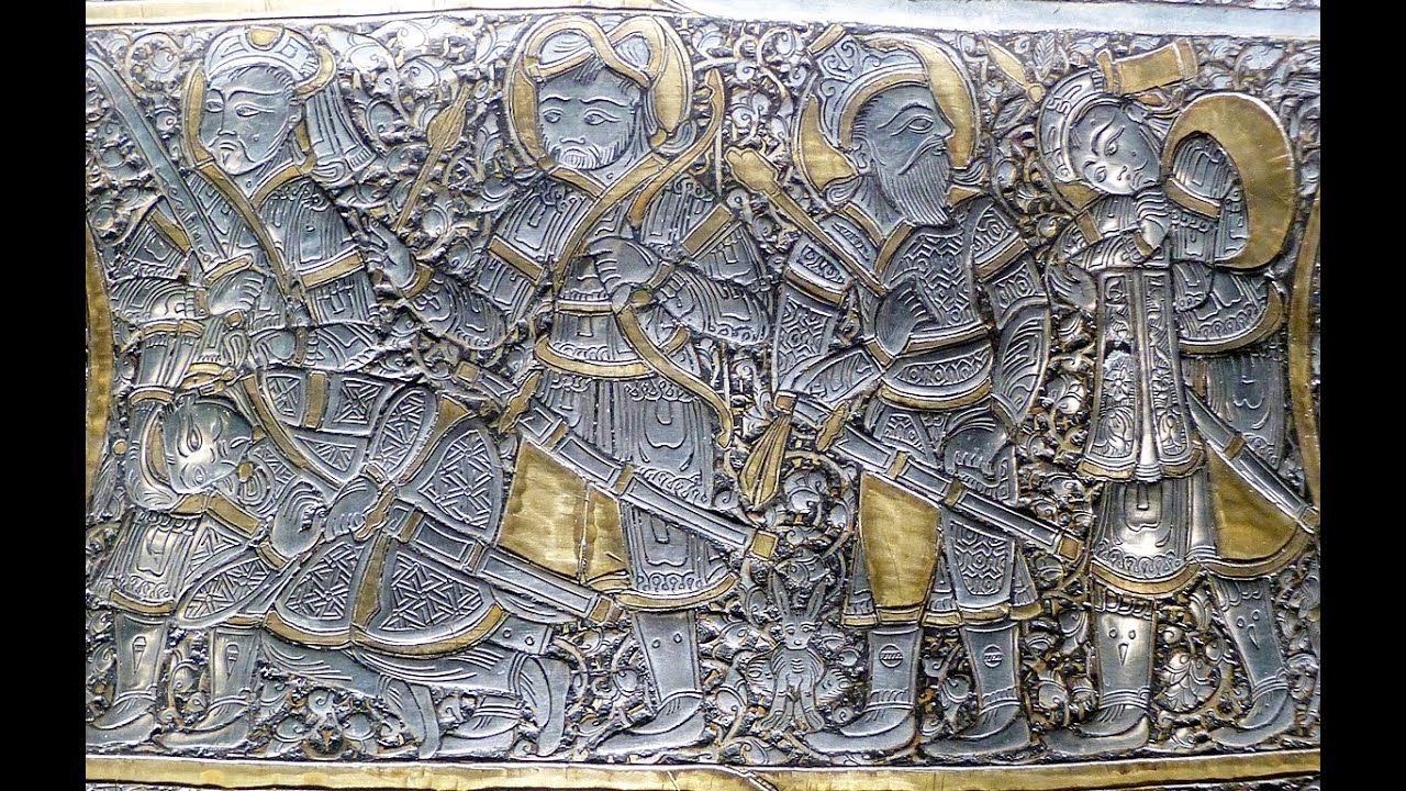 Mamluk army organization: Sultan's mamluks, amirs' mamluks and the al ...