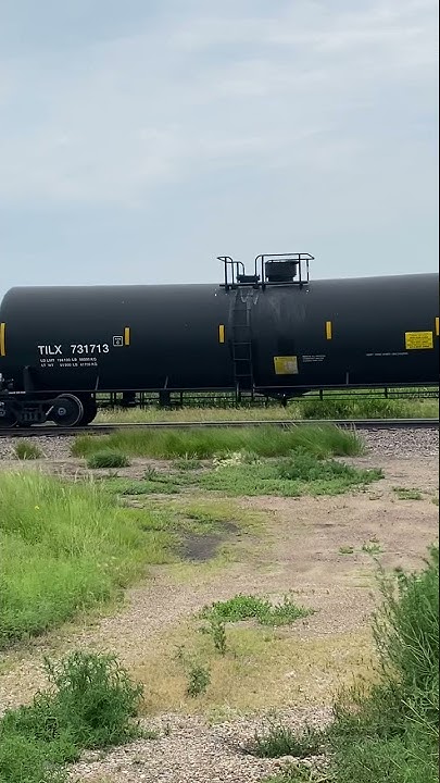 OTVR 3044 leads short manifest with nice K5LA heading towards Moorhead MN - YouTube