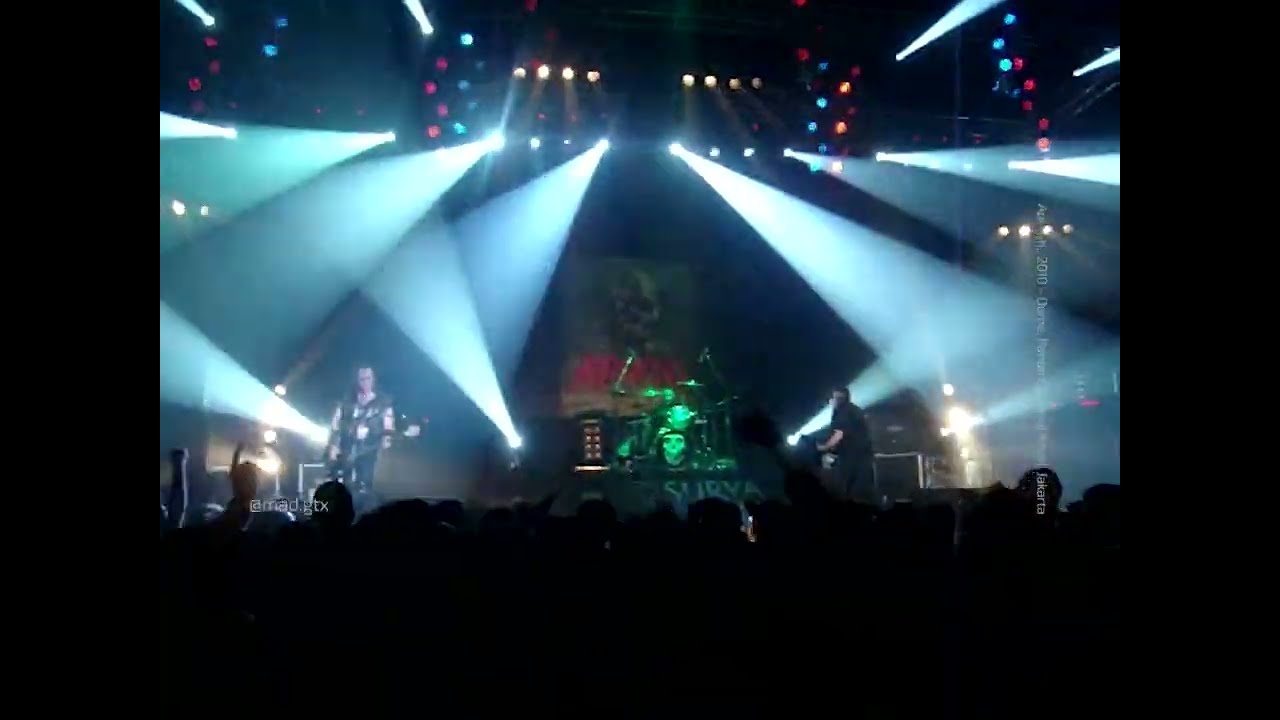 Misfits (Live in Dome Pantai Carnaval Ancol, Jakarta) 2010 - YouTube