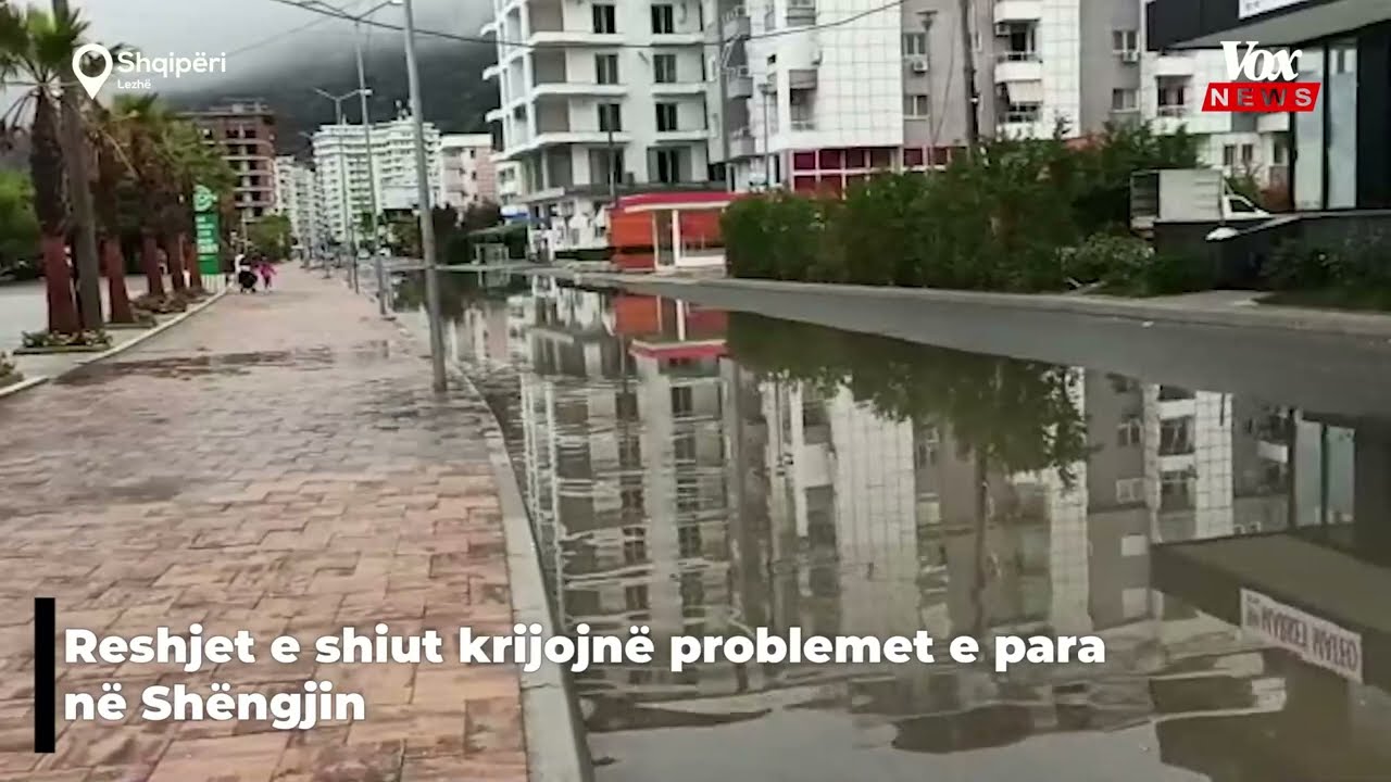 Reshjet e shiut krijojnë problemet e para në Shëngjin - YouTube