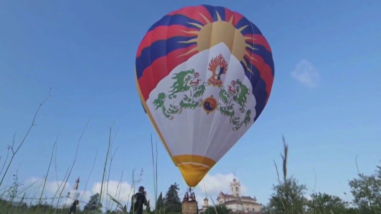 Tibetan flag balloon takes to the sky after Chinese officials try to ...
