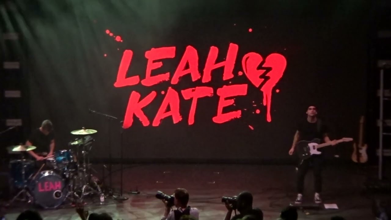 Leah Kate-FU Anthem @ o2 Shepherds Bush, 13th April 2022 - YouTube