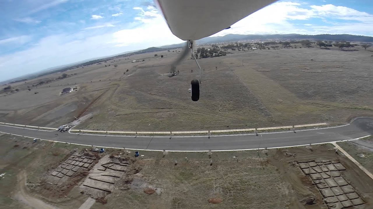 Aircraft structural failure - YouTube