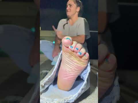 Amanda- CrackHead Tiny Cute Toes/ Mature Wrinkled  Soles