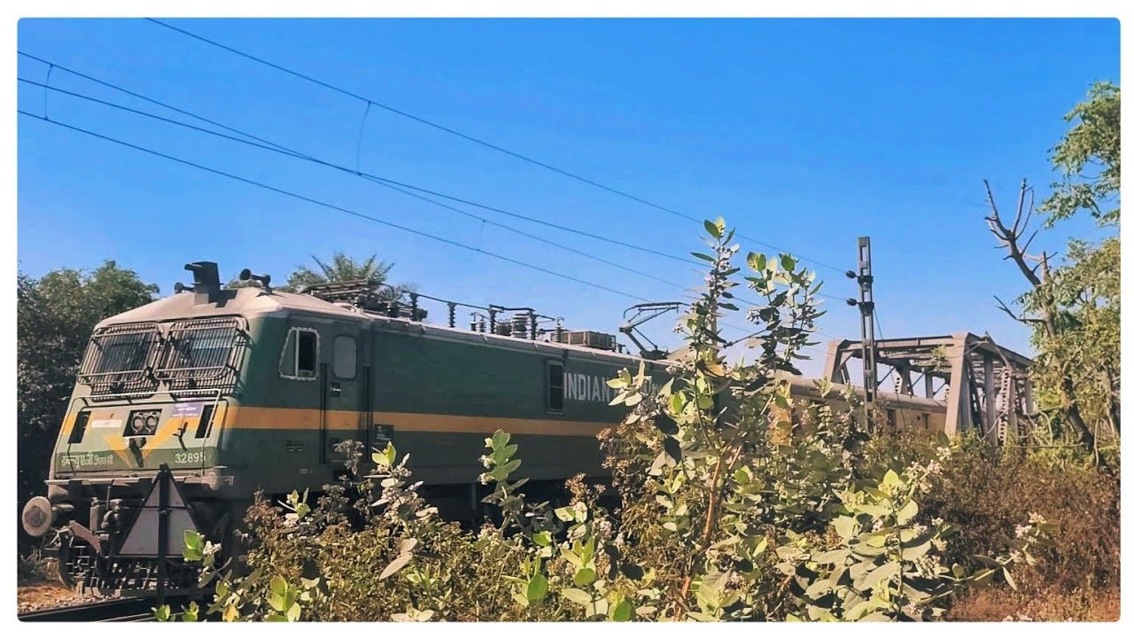𝟒𝐊 𝐔𝐇𝐃 || Bilaspur Titlagarh Passenger crossing a Railway River Bridge ...