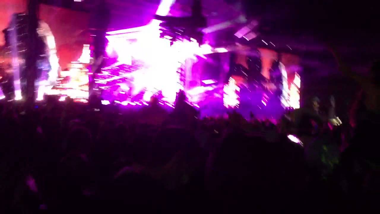 Avicii - faded silhouette @ Creamfields 2013 - YouTube