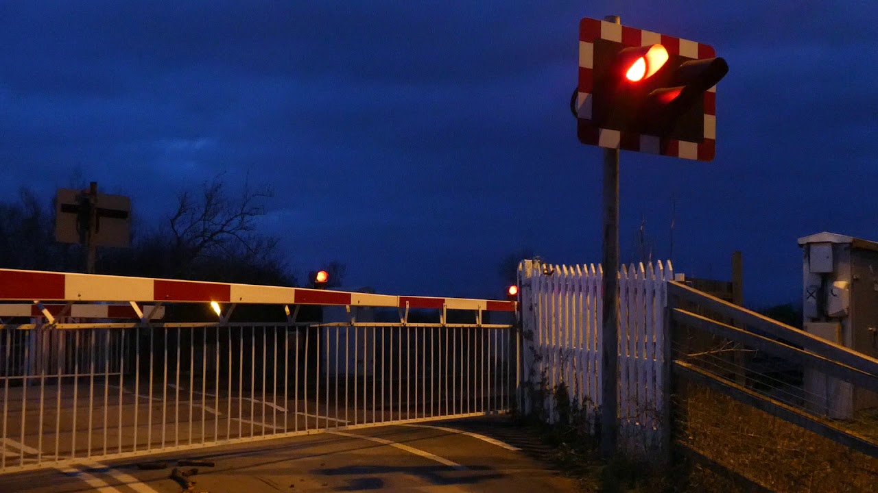 Hewish Level Crossing 07/03/2020 (3) - YouTube
