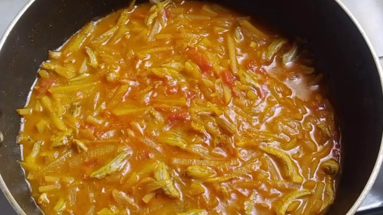 আলু দিয়ে মলা মাছের ঝোল রান্নার রেসিপি/Alu diye Mola Macher jhol recipe ...