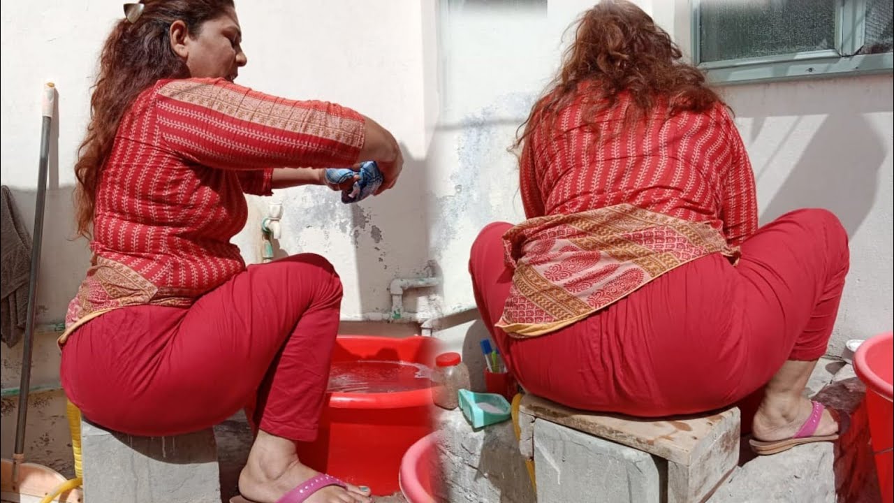 Garmi Mein Kapry Dhoye - Pakistani Family Lifestyle - Village Women ...