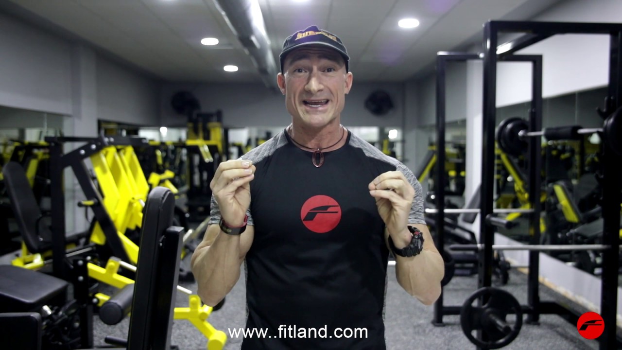 Xisco Serra con máquinas Fitland - YouTube