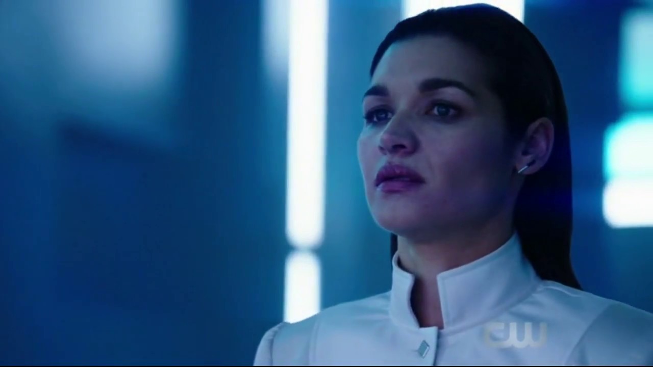 Flash Season 4 episode 13:Thinker goes into Becky's body - YouTube