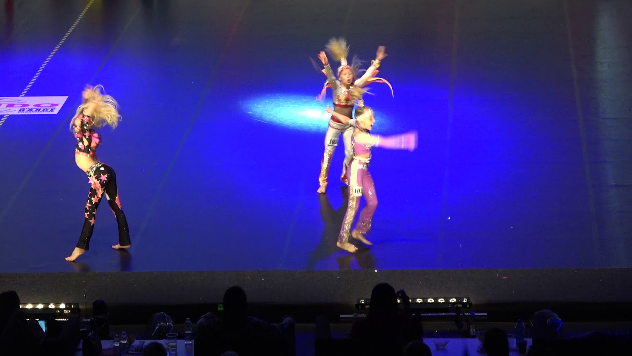 CHOMUTOV DD SOLOS FEMALE CHILDREN Dominika - YouTube