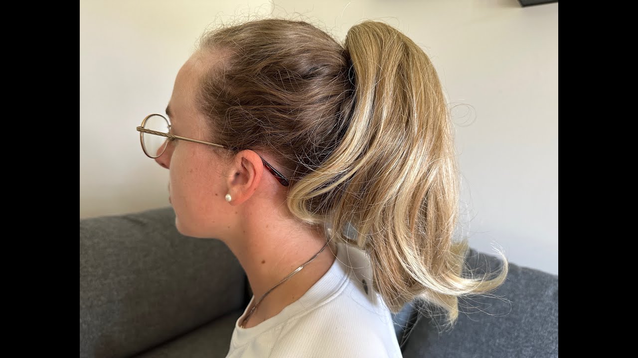 Comment installer votre postiche à pince? - YouTube