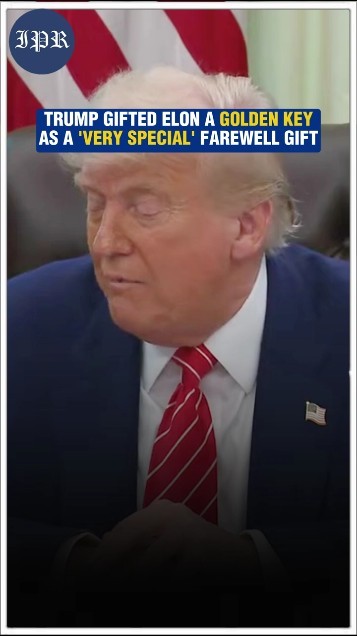 Trump Shocked Everyone by Gifting Elon a Golden Key - YouTube