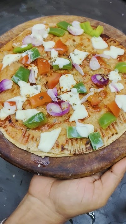 Aaj Banaya Roti pizza🍕🤤#shorts #khushboonishavlogger #food #ramzan #iftar #shortsviral # ...