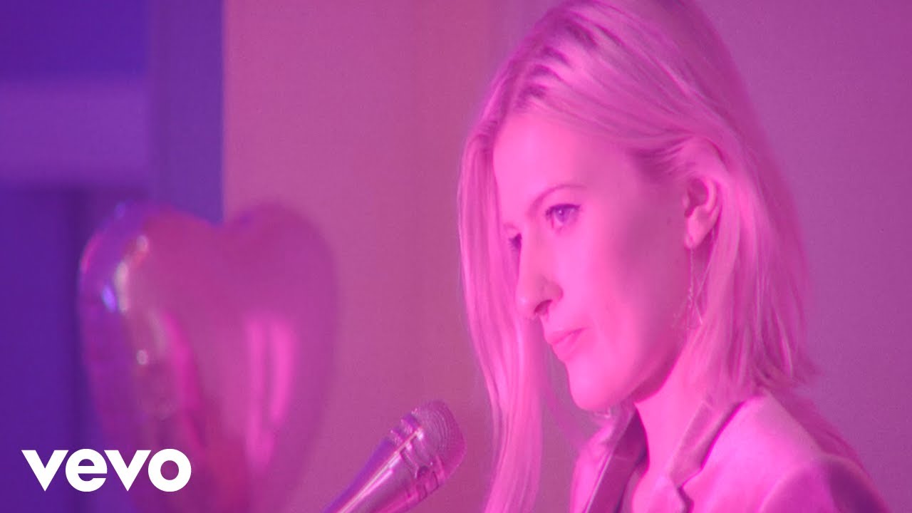 Fuzzy Sun - WANT LOVE (Official Music Video) - YouTube