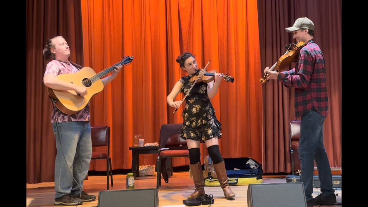 "One Dollar Whiskey" (Brian, Penka Jane, Alex) & Lindsey Dono 10/20/22 ...