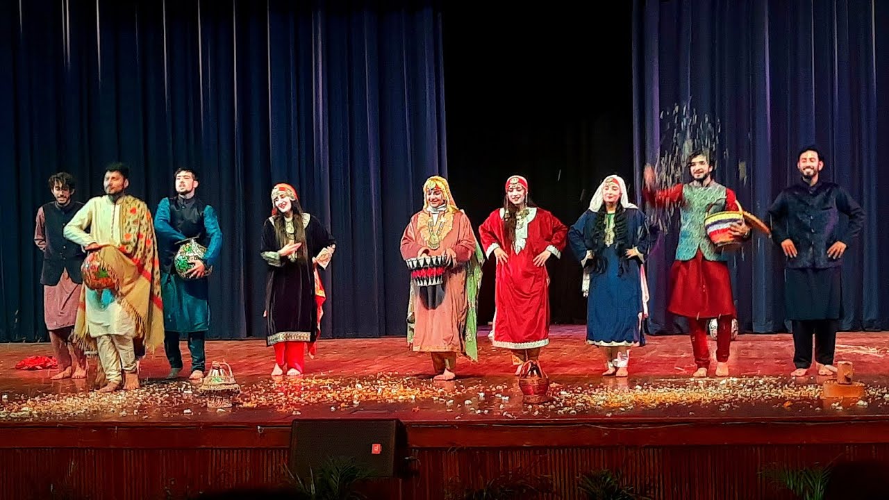University of Kashmir | Kashmiri Folk Dance | Antarnaad | 36th AIU ...