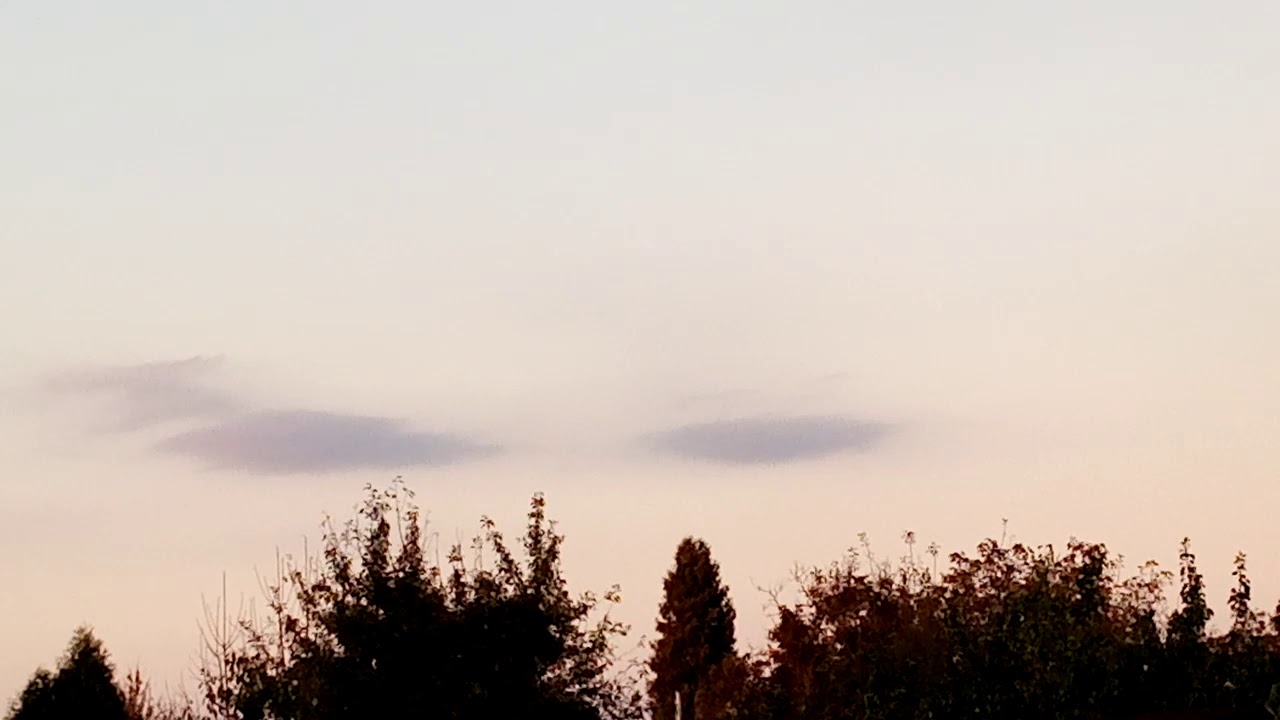 Strange electrical phenomenon - YouTube