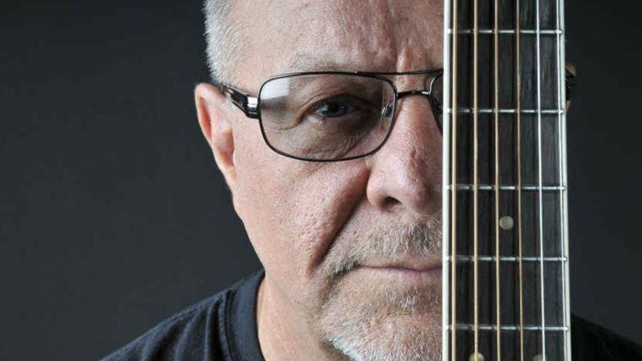 León Gieco y una interpretación especial de "La memoria" - YouTube