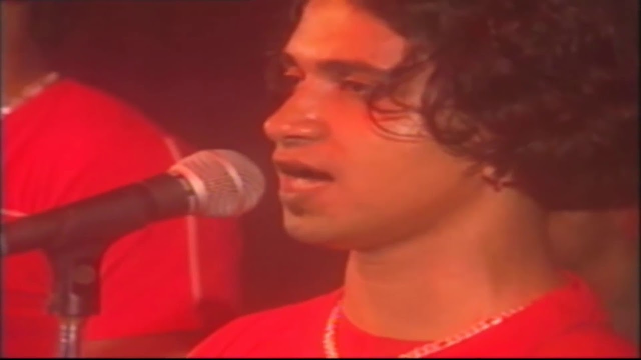 Hendri Kaldera - with SANIDAPA Live - YouTube