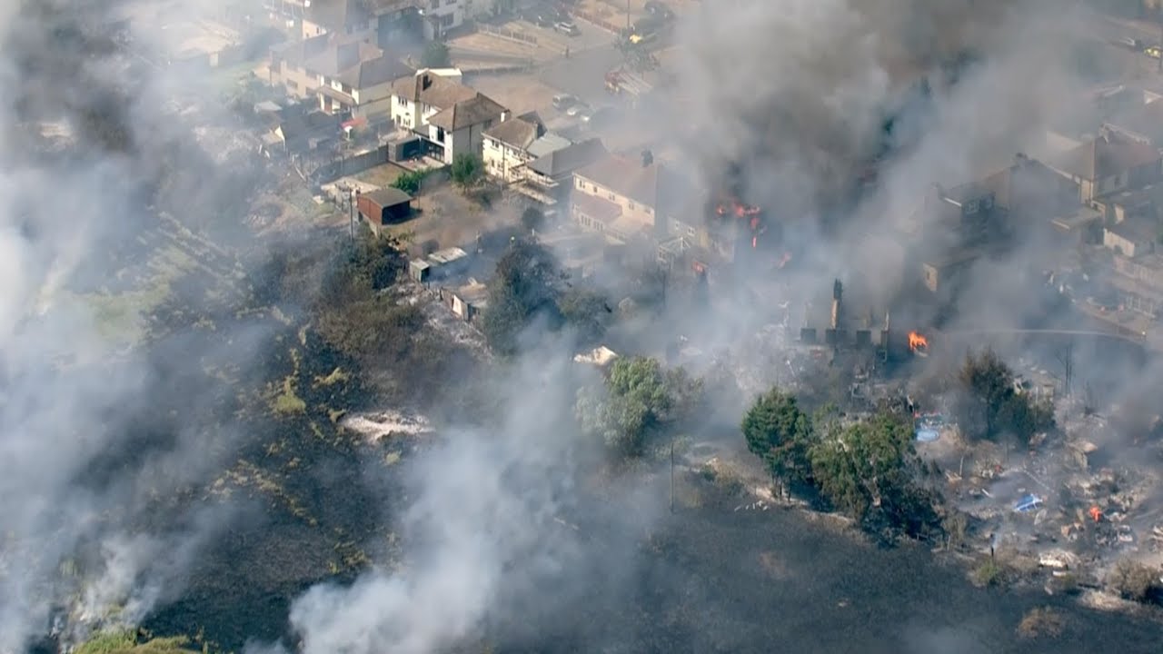 Footage shows Greater London fire devastation amid heatwave - YouTube
